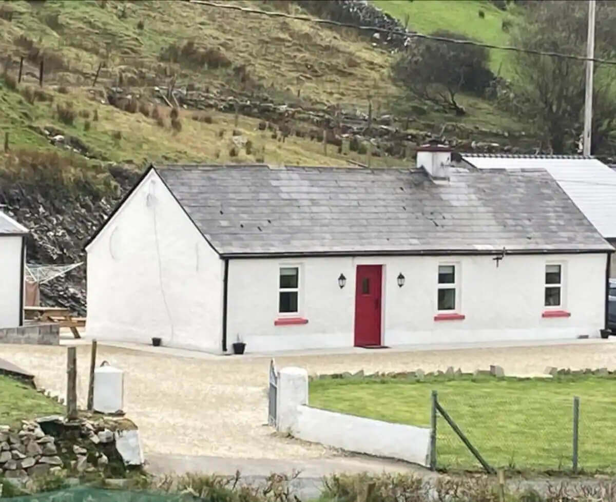 27 Donegal Cottages By The Sea: [Scenic & Family Friendly] - An Irish Rover